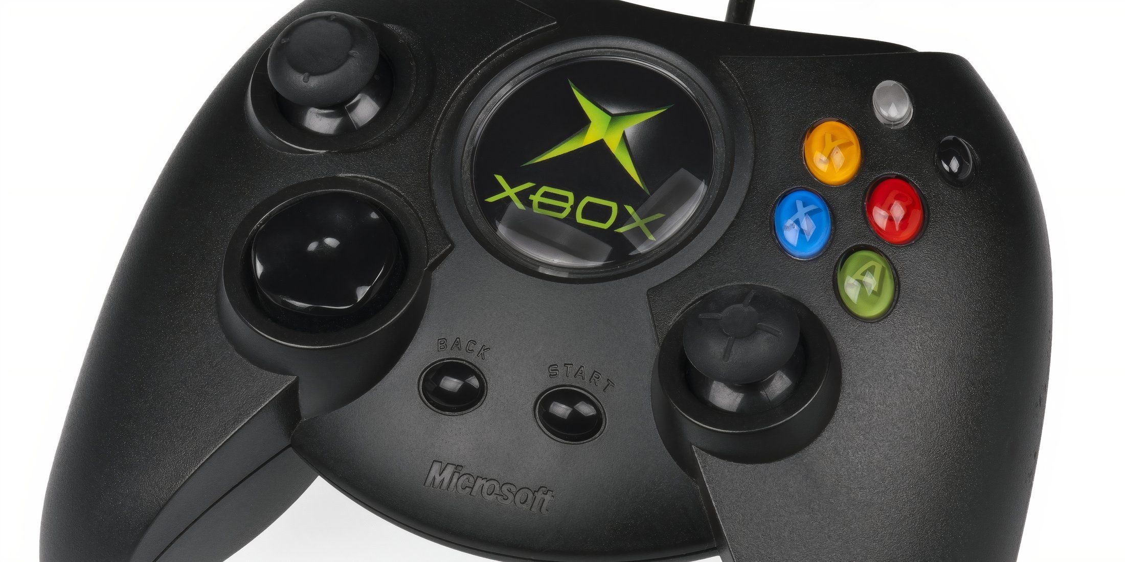 Xbox Fan Creates Impressive Stained Glass Art of Duke Controller ...